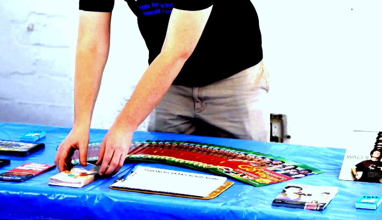 Tabling in 5 Easy Steps | PETA