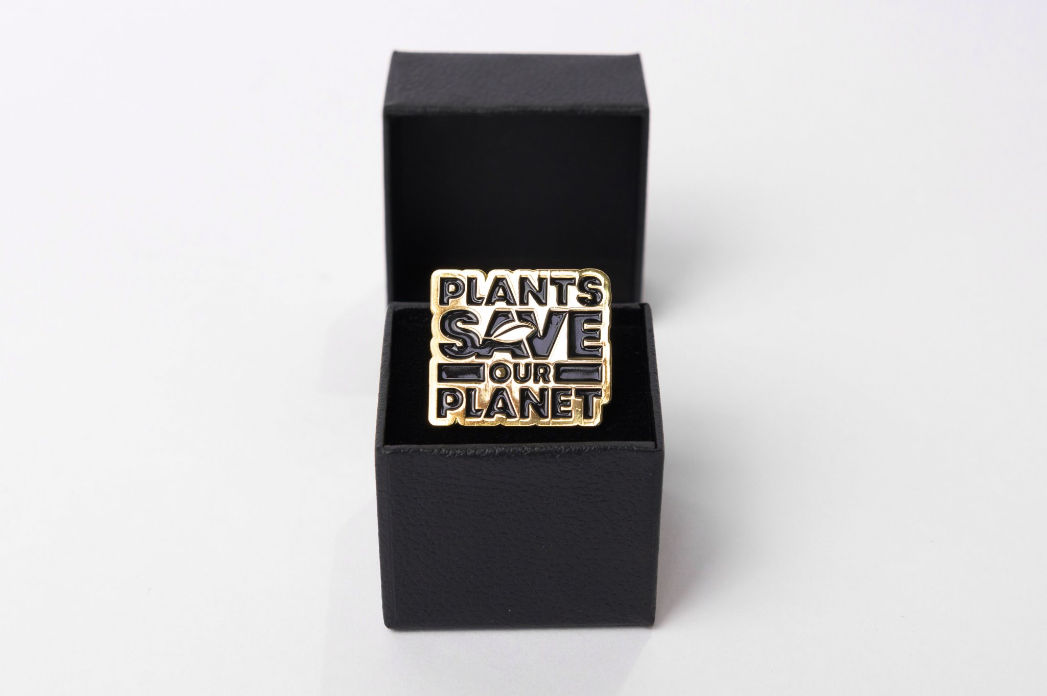 'Plants Save Our Planet' PETA Pins Sent to Oscars Attendees | PETA