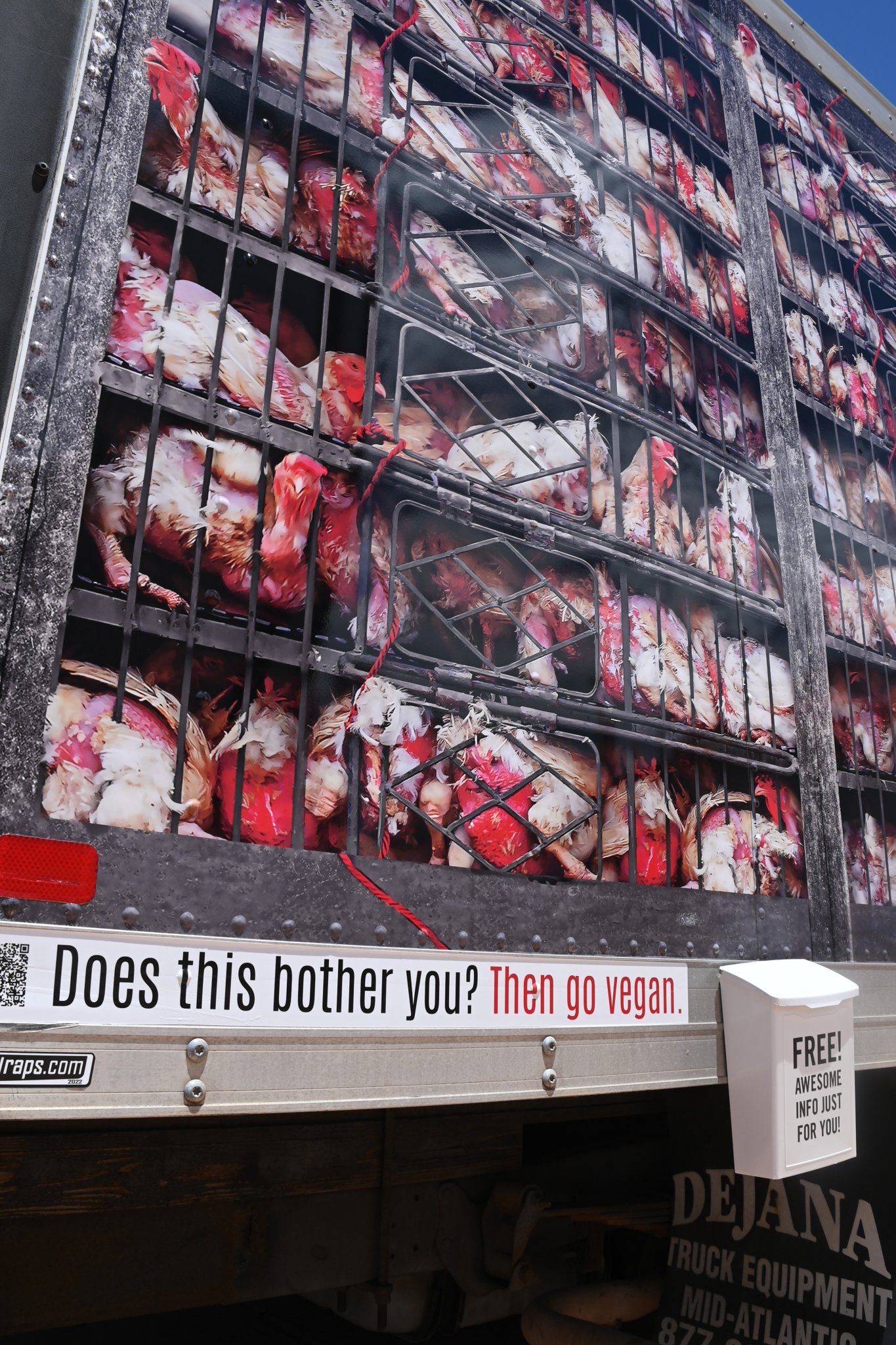 Photos: PETA’s ‘Chicken Truck’ Is Hell on Wheels | Blog