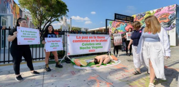 10 Iconic PETA Latino Demonstrations | PETA