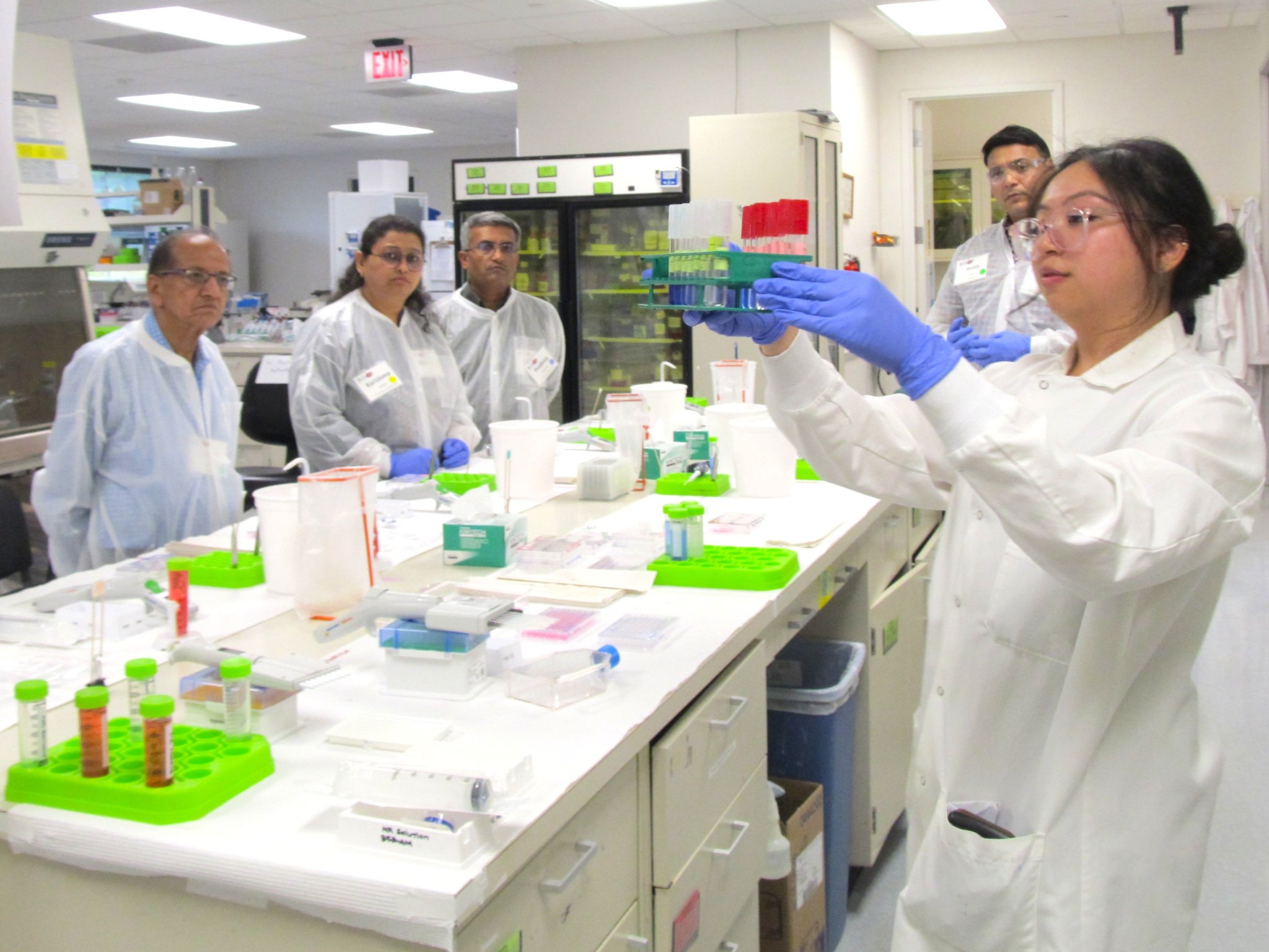 Colgate Joins in on Non-Animal Science Training | PETA