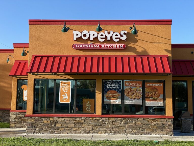 What’s Vegan at Popeyes? | PETA